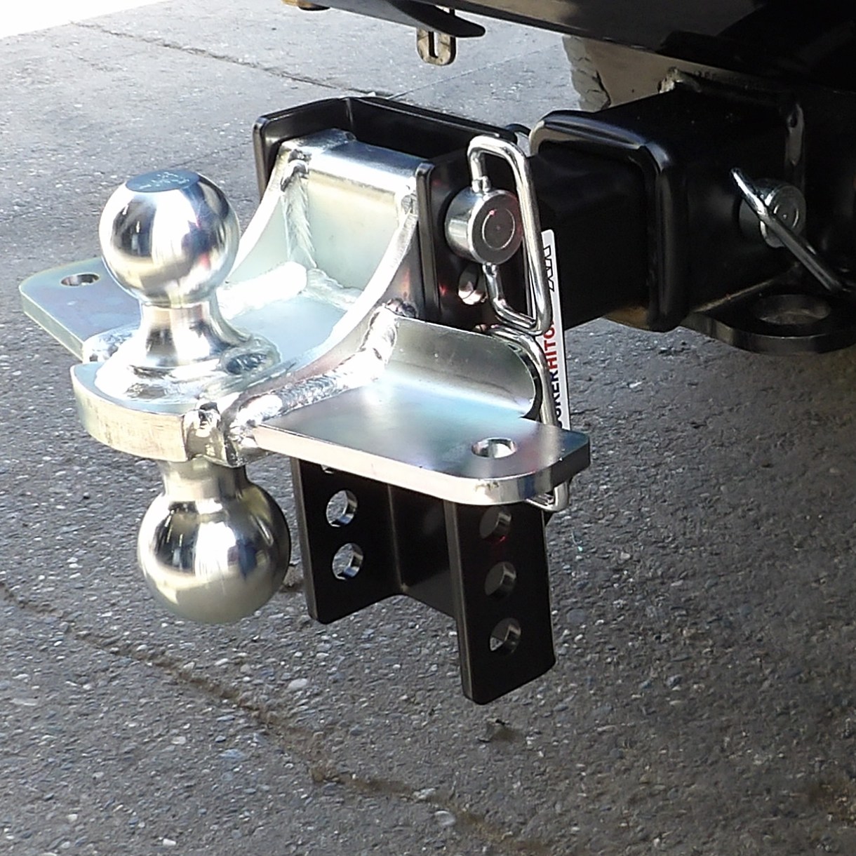 Shocker XR Combo Ball Hitch with Sway Control Tabs