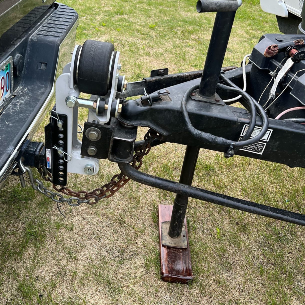 Shocker Air Equalizer for Weight Distribution Hitch – 12,000 lbs