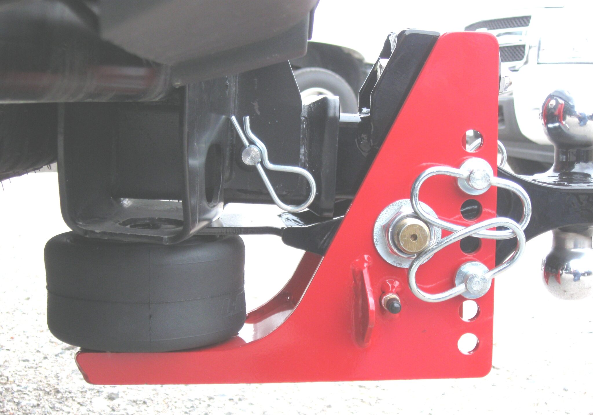 Shocker Air Hitch with Combo Ball Mount (2″ & 2-5/16″ Balls)